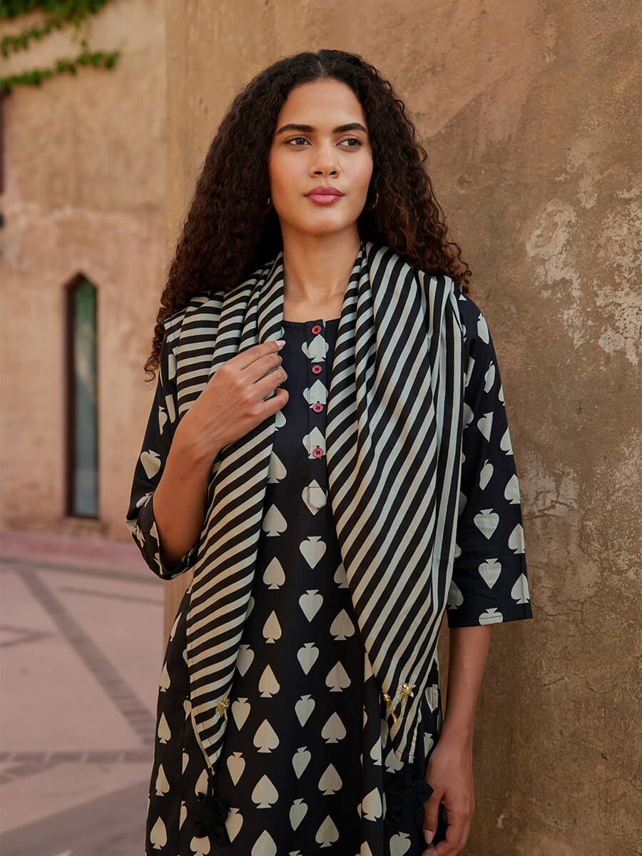 Black & White Women Modal Scarf – Pinklay